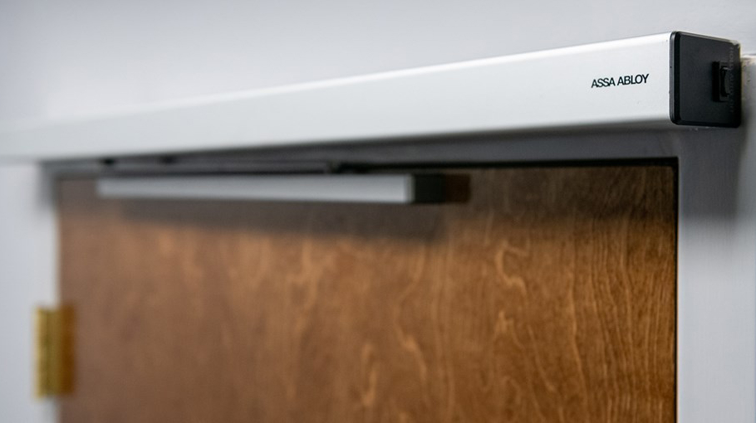 ASSA ABLOY SW60 Swing Door Operator